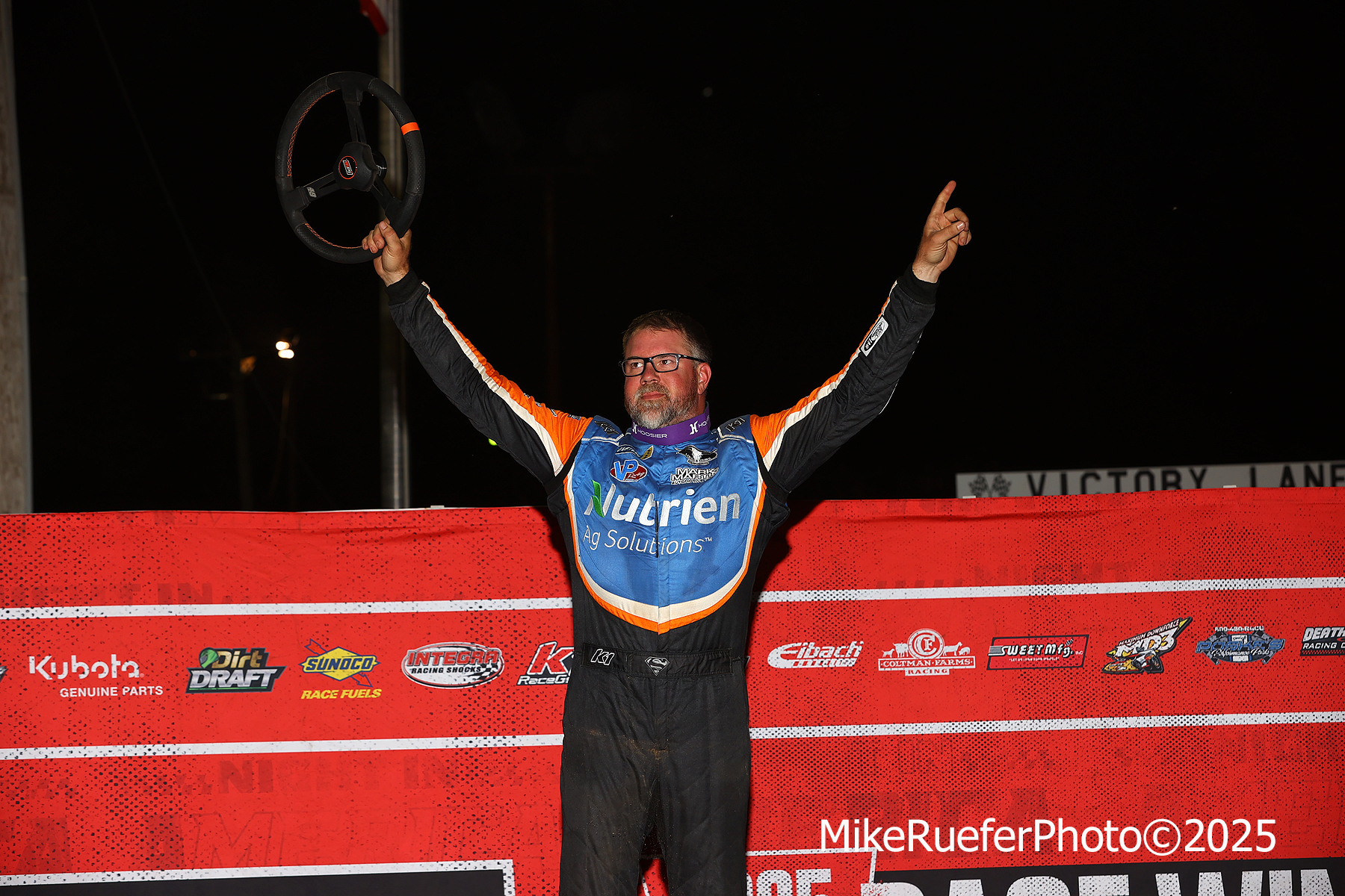 Jonathan Davenport on Top in FloRacing Night in America Action at Spoon ...