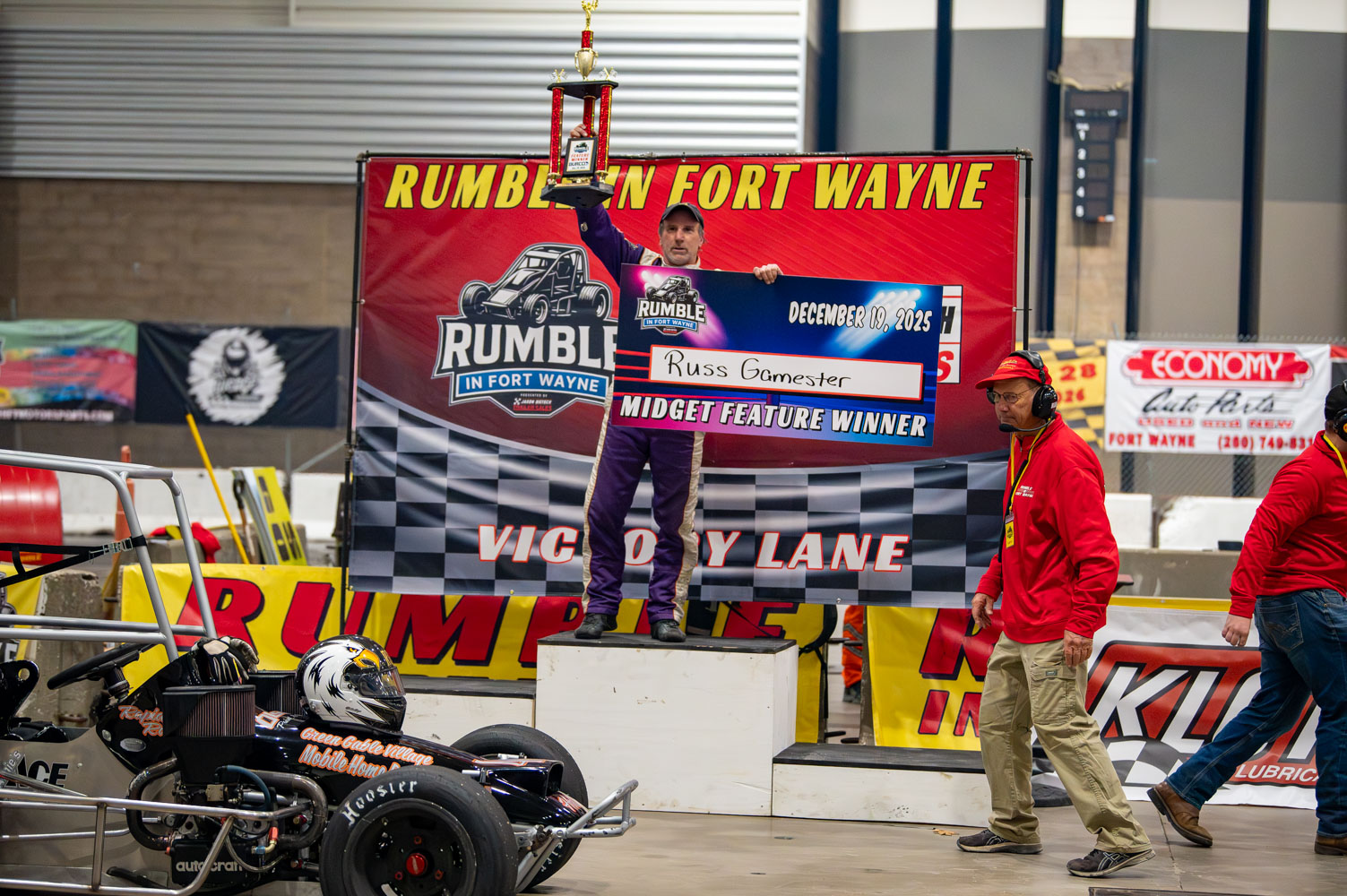 Gamester & Peterson Split Friday Midget Qualifiers In Rumble 27 Opener ...